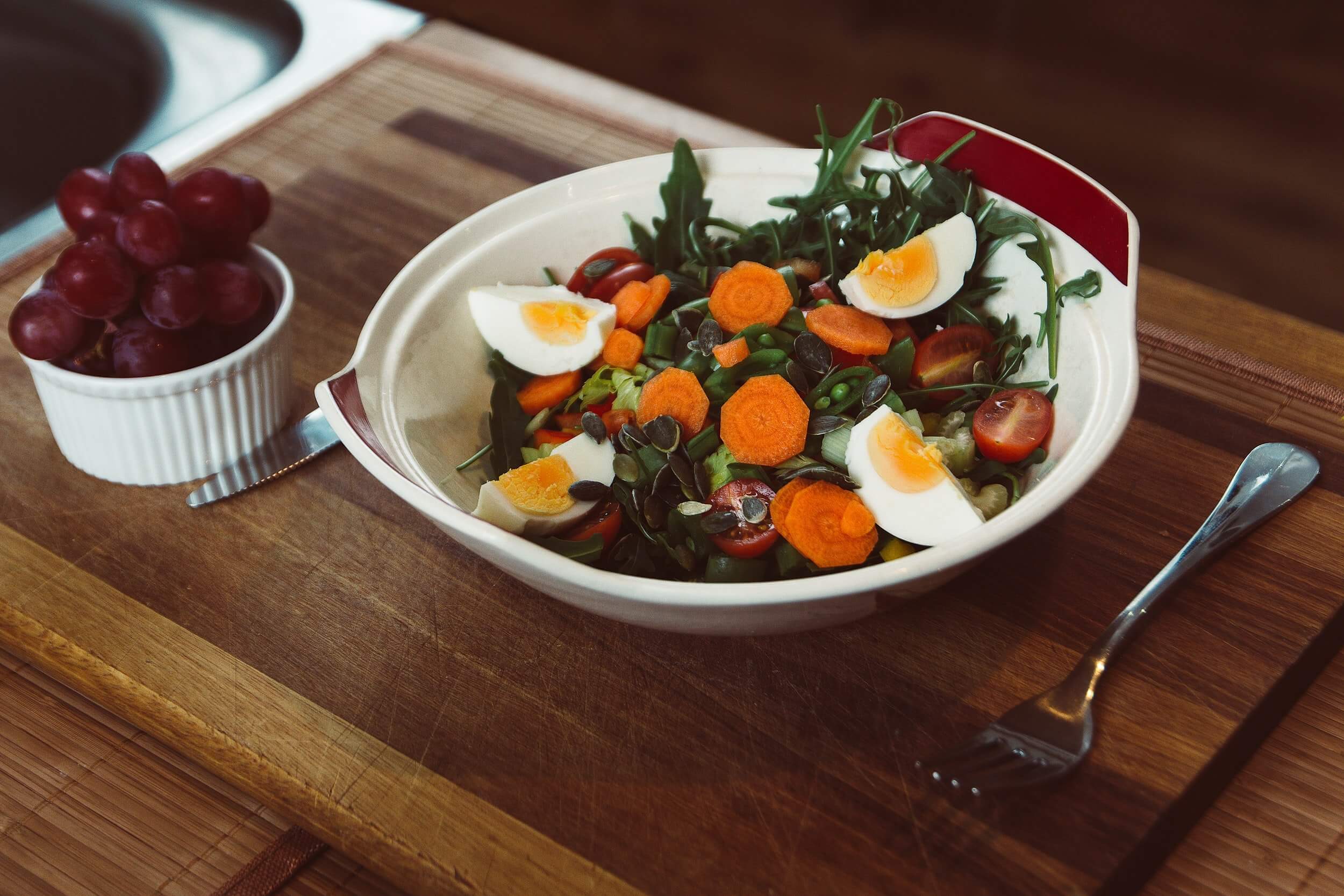 EVIDENCE BASED MUSCLE | EGG WHITE VS WHOLE EGG FOR MUSCLE GAIN